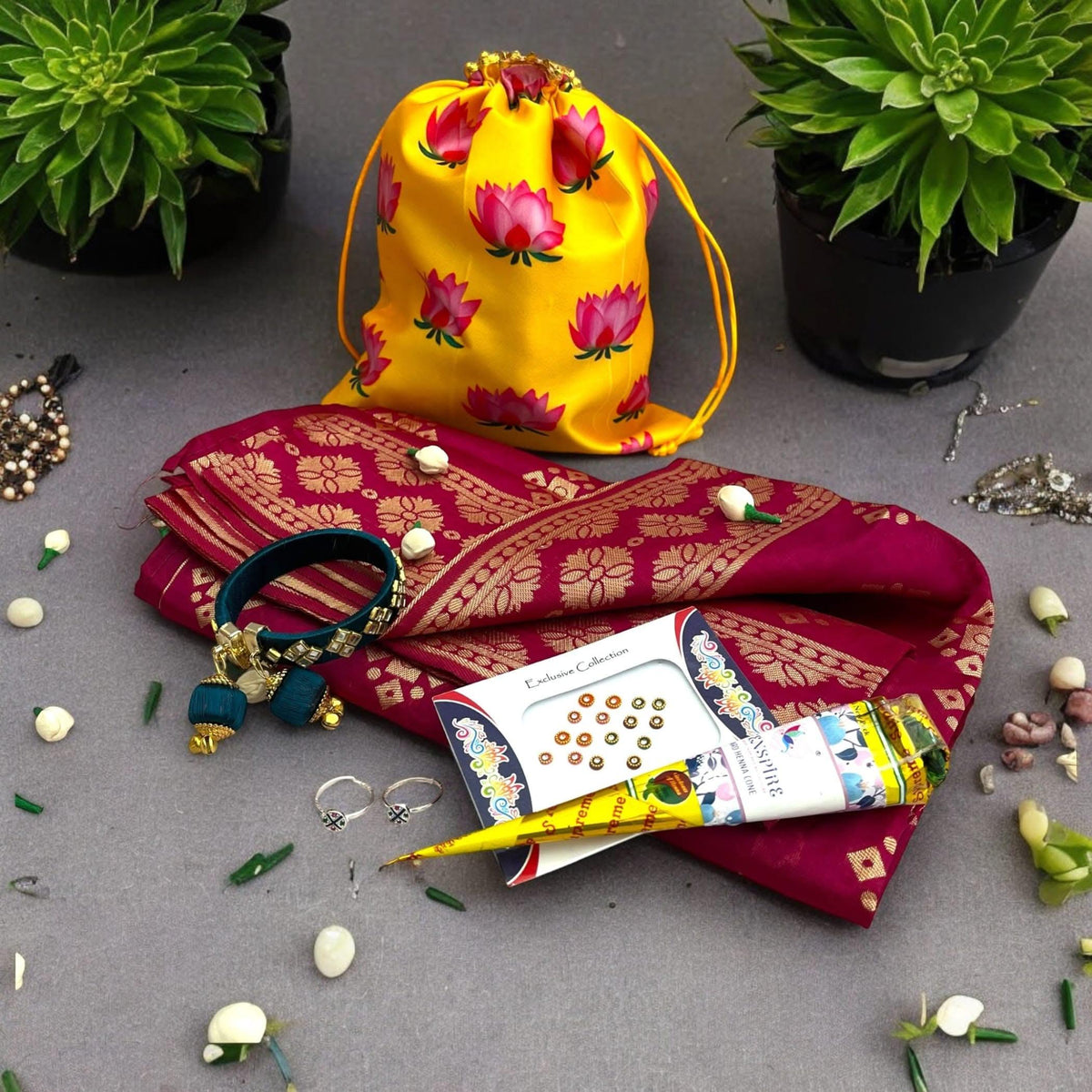 Buy karva chauth gift hamper navaratri varalakshmi vratham karwachauth ...